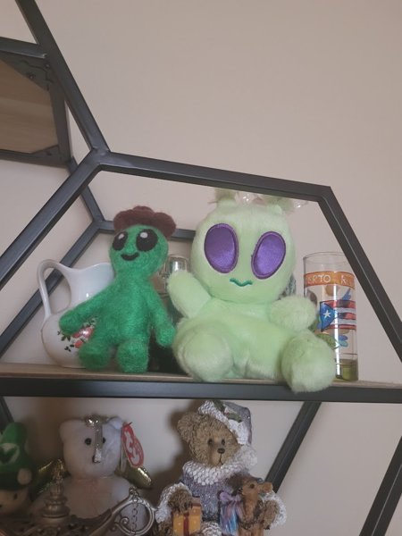 Palm Pals - ROSS ALIEN - Whimsical Collection